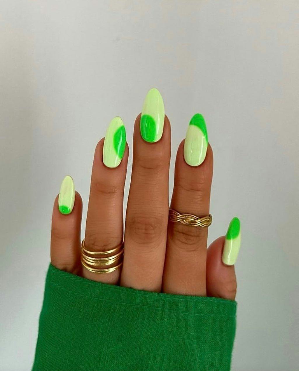 12 Mod Nail Designs That Are So ’60s-Chic