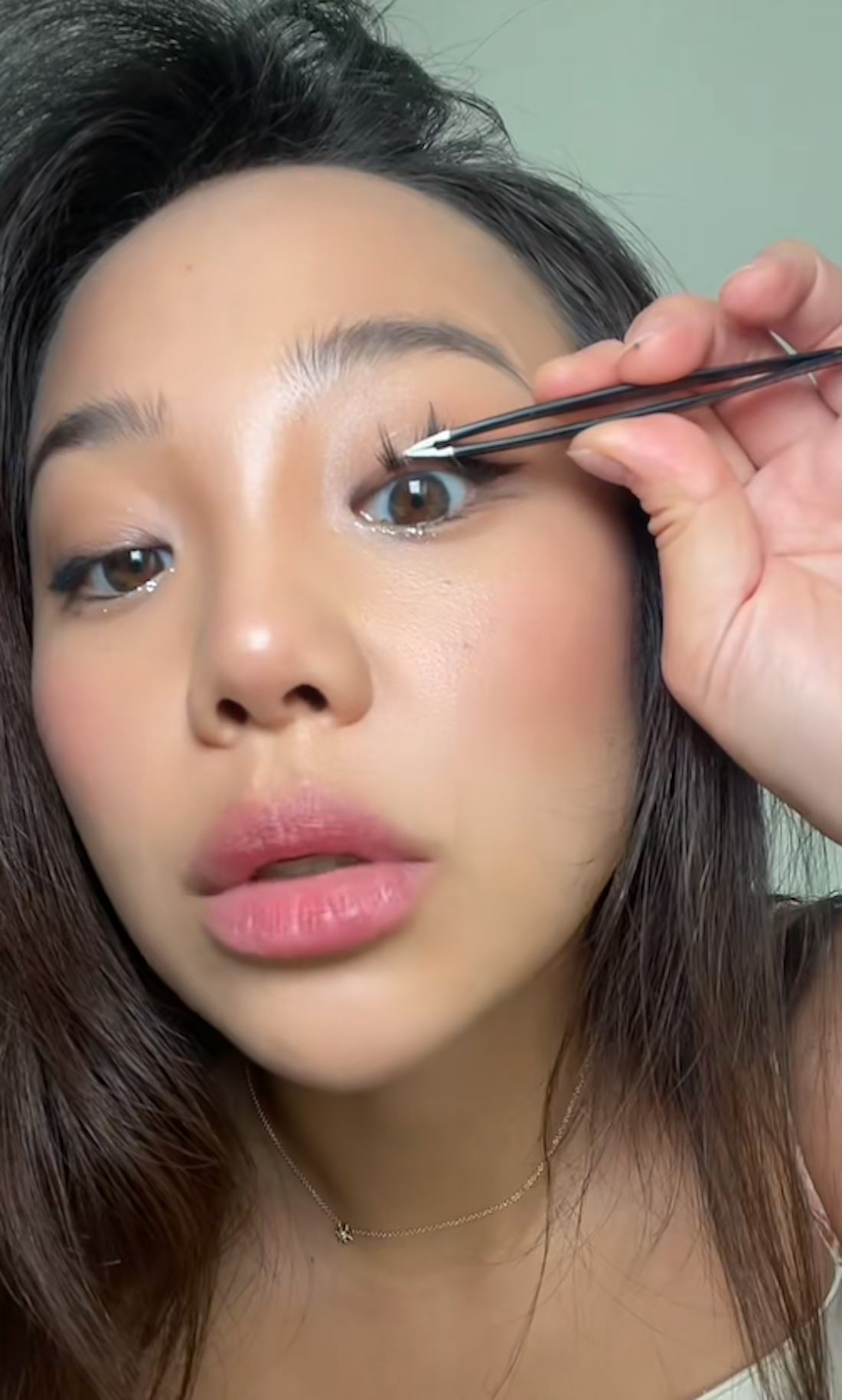 The "Spider Lashes" Makeup Trend Is Giving Goth Glam