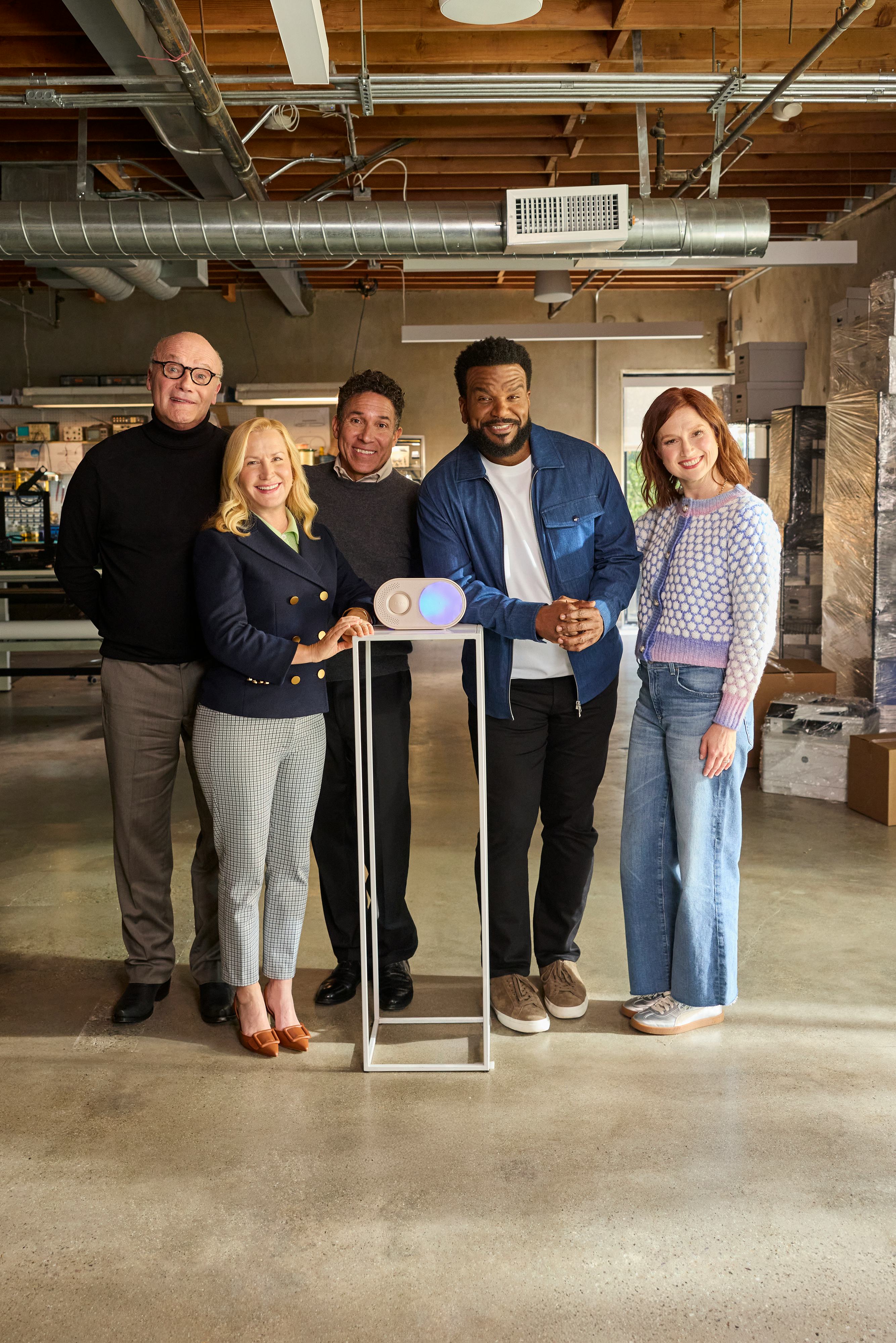 Ellie Kemper & Angela Kinsey On Taylor Swift's Love Of 'The Paper'