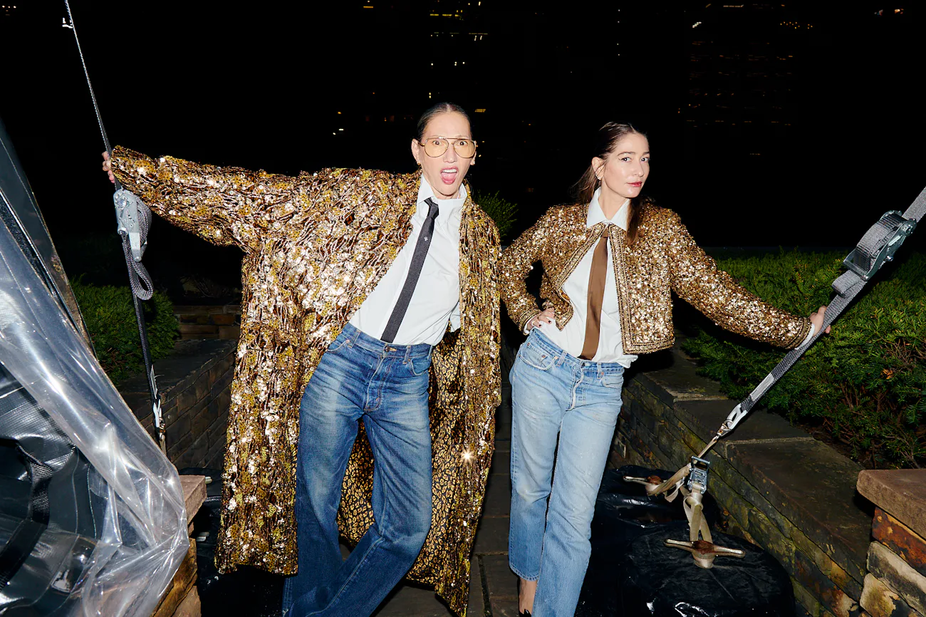 Being Offline Is The Hottest Party Trend This Fall