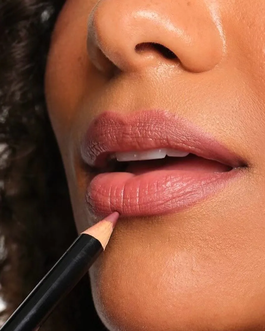 The Watercolor Lips Trend Is One Of The Most Popular Fall Makeup Looks