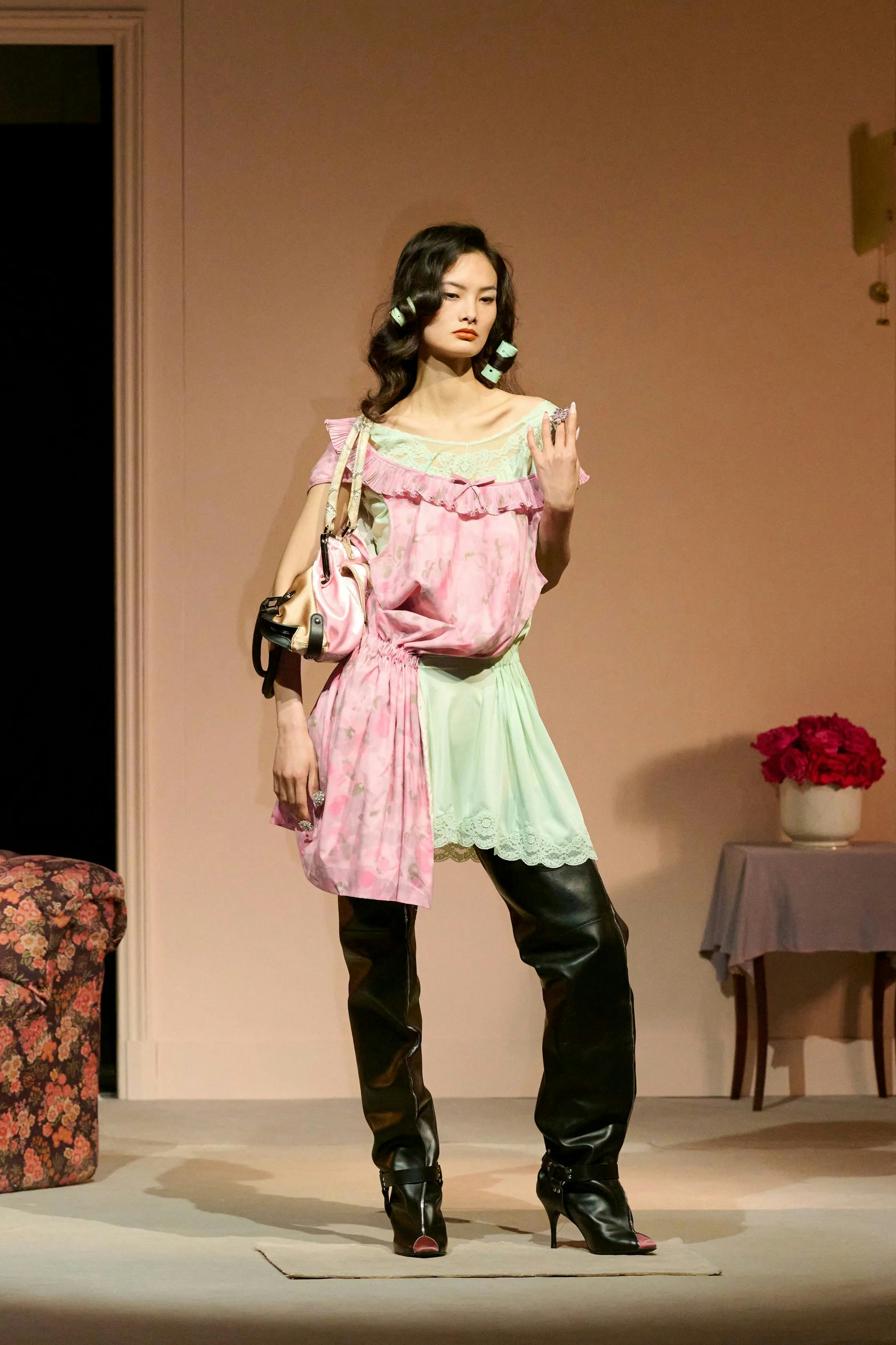 8 Paris Fashion Week Spring/Summer 2026 Beauty Trends To Know