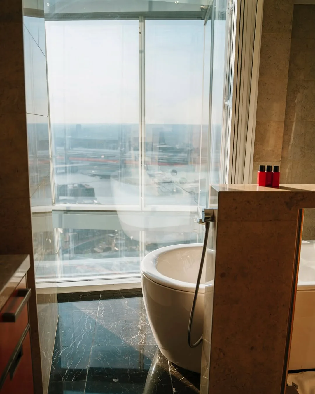 London's Shangri-La The Shard Hotel Makes For The Most Stylish UK Vacay