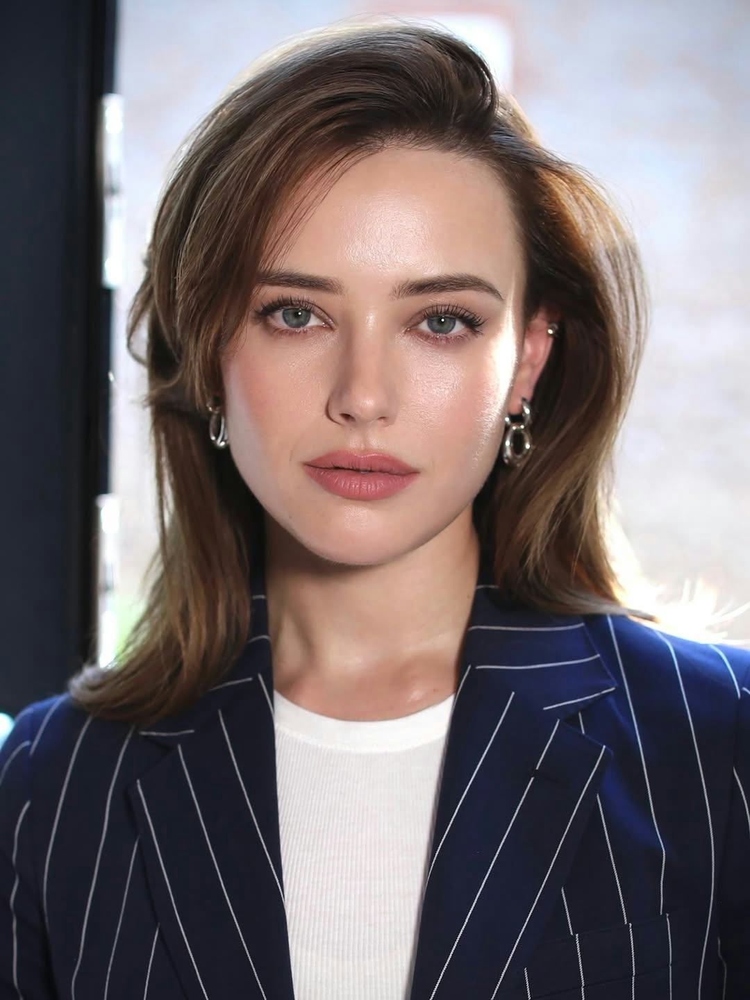 How To Achieve "Ralph Lauren Christmas" Makeup Like Kendall Jenner