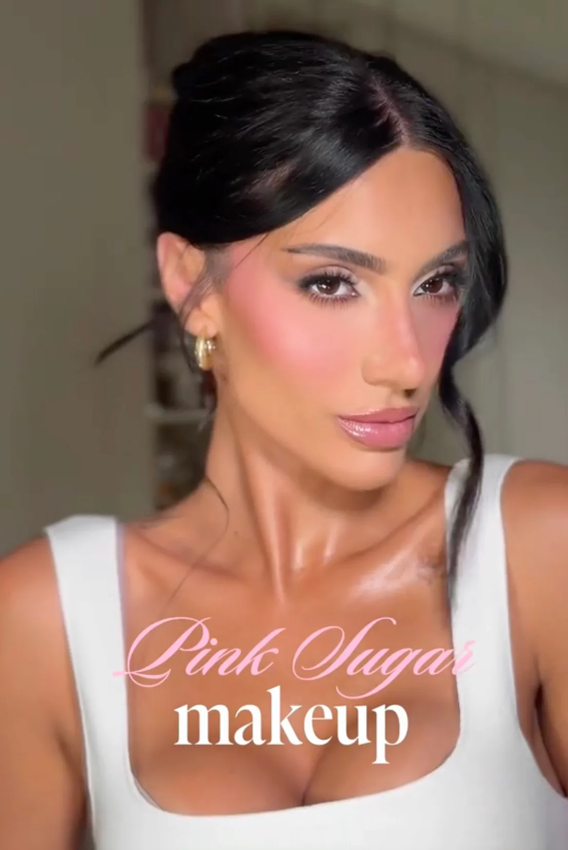 Frosty Pink Is The Y2K-Inspired Beauty Color Of This Winter