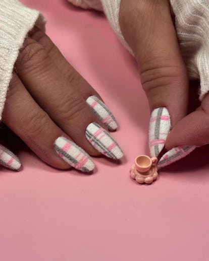 Fluffy Nails Are Here Whether You Like It Or Not