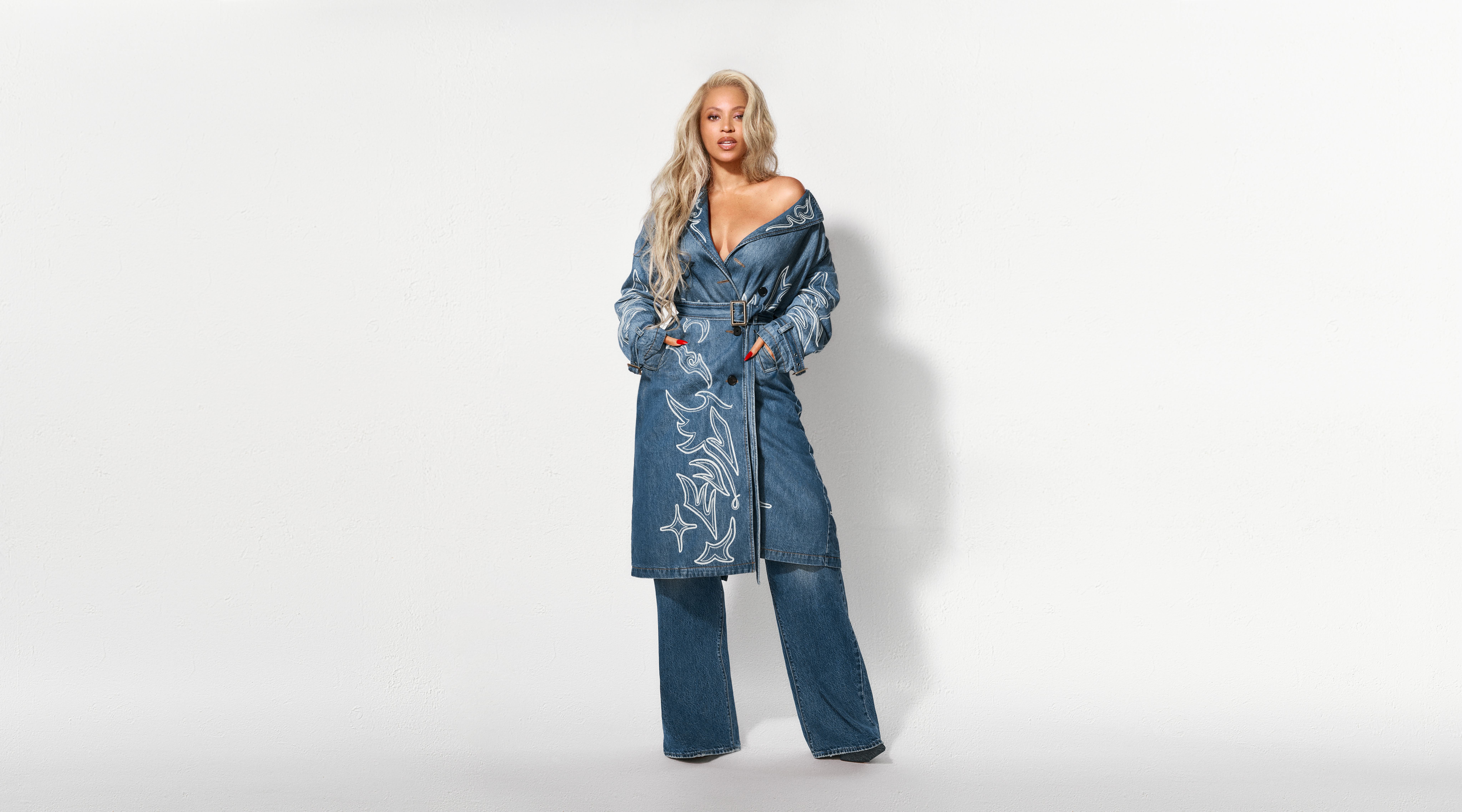 Beyoncé's "Pool Hall" Ad Campaign In Levi's Jeans Is Iconic