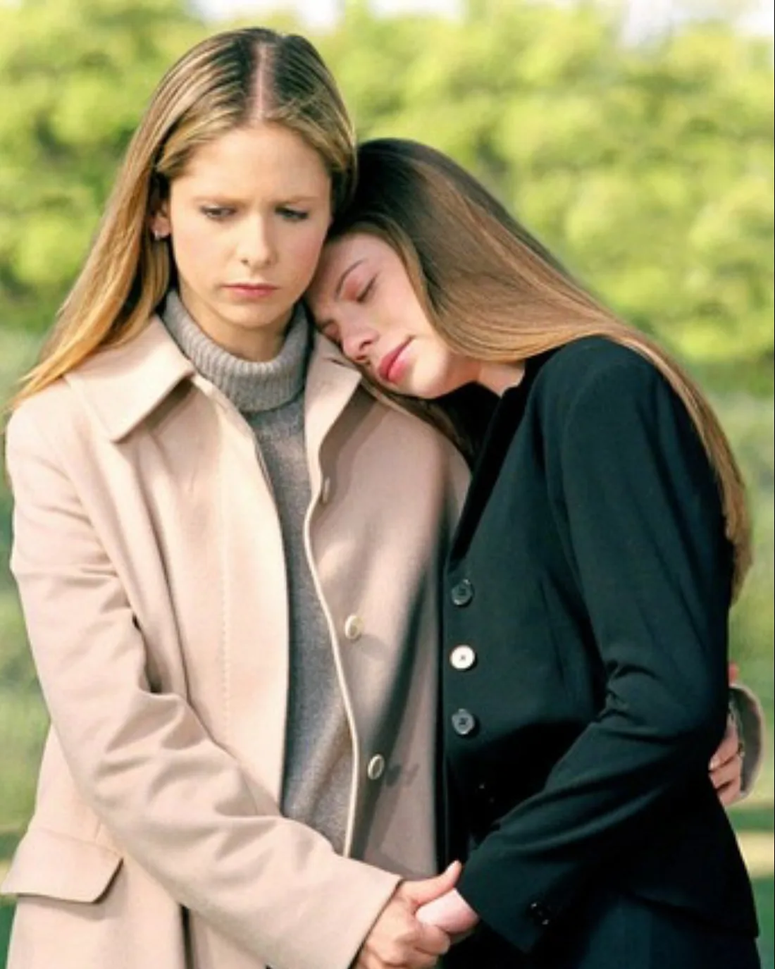 Michelle Trachtenberg’s Co-Stars React To Her Death