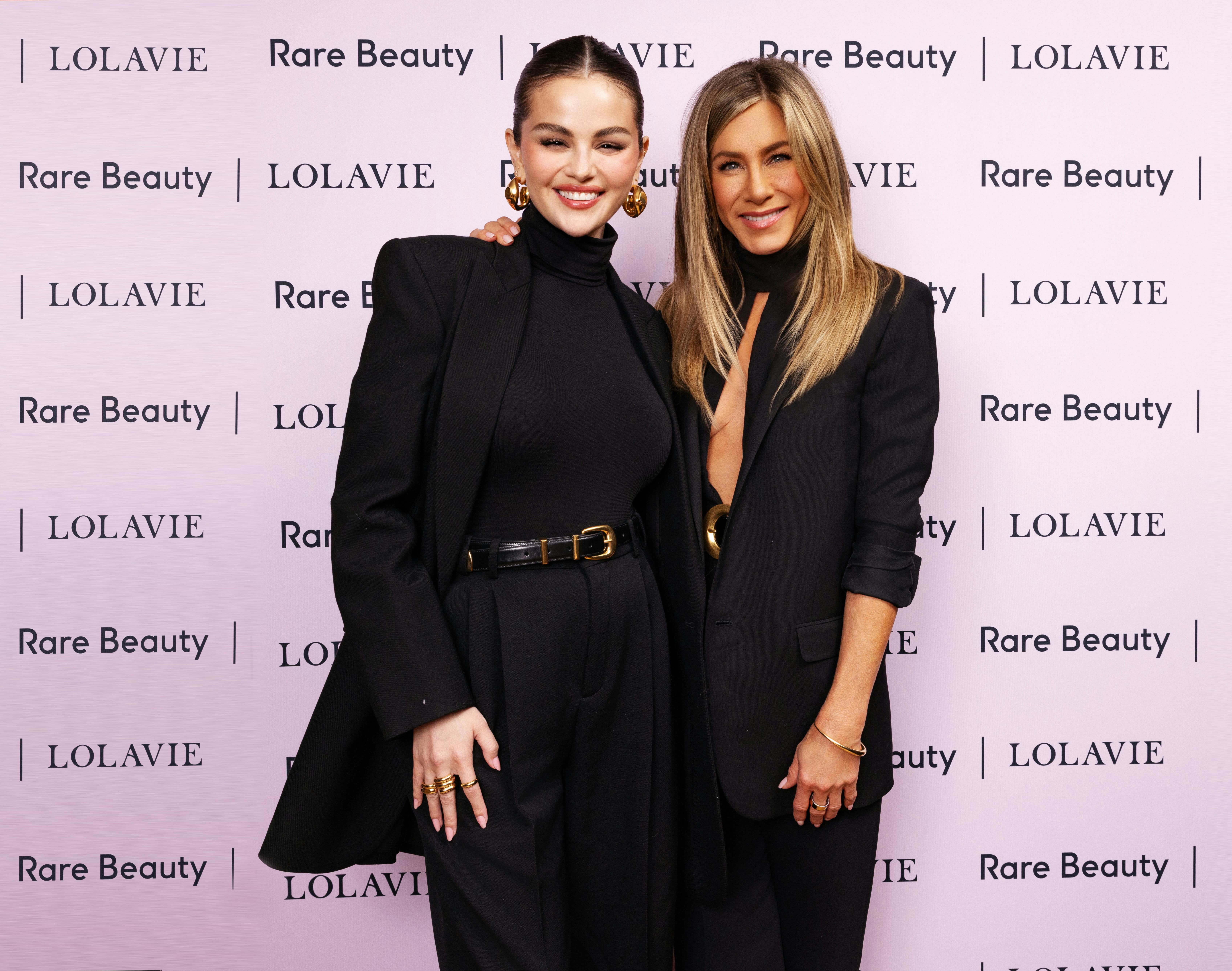 Jennifer Aniston's Cutout Pantsuit Was Peak Corp Sleaze