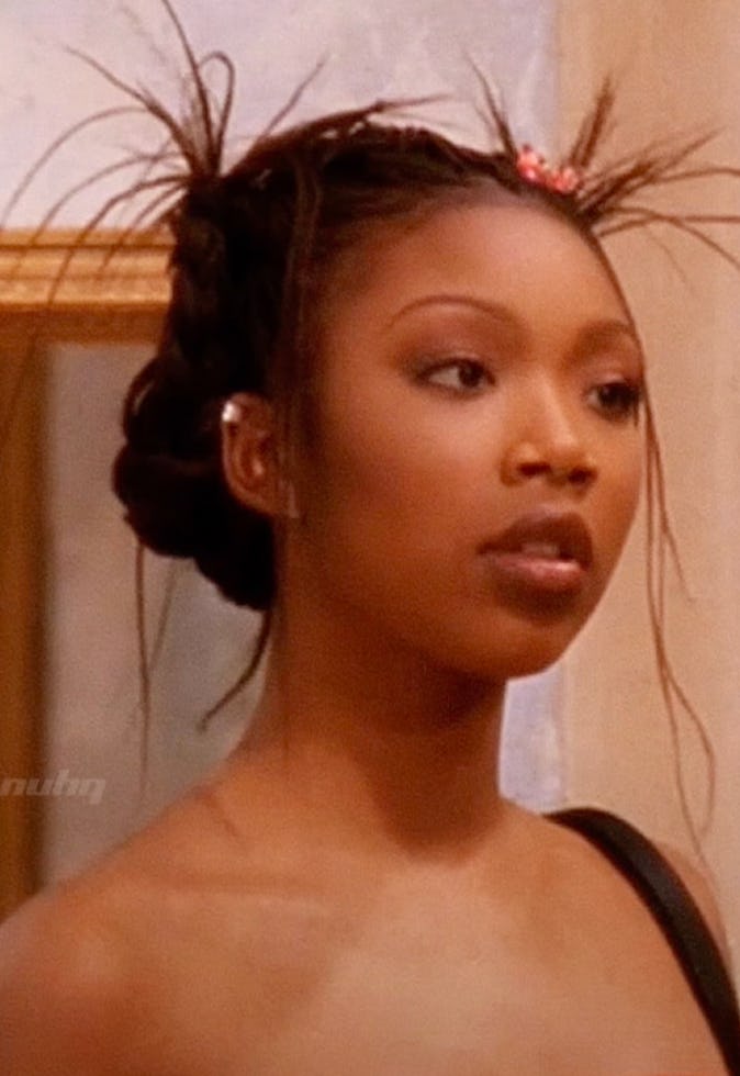 Spike Buns Are Back — How To Do The Messy '90s/2000s Updo