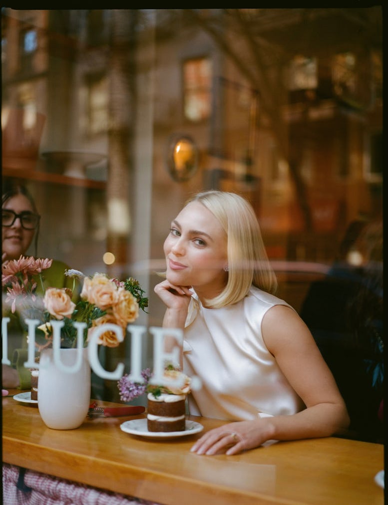 AnnaSophia Robb Takes A Bite Out Of Life