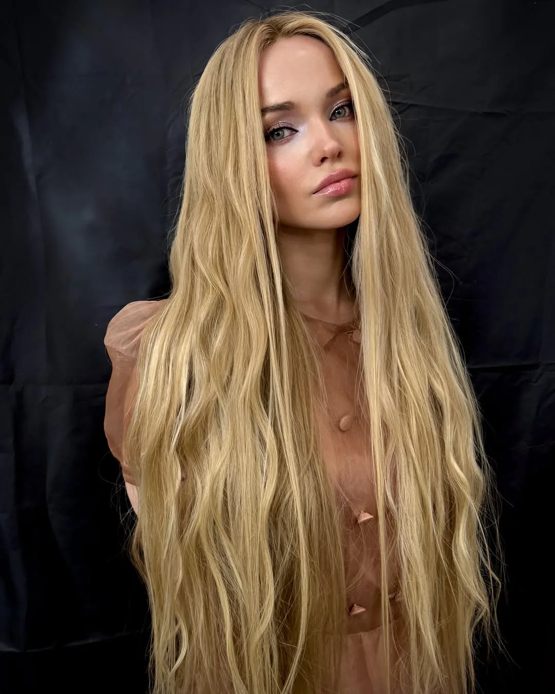 "Ariel Waves" Are Summer's Sultry, Siren-Like Hair Trend