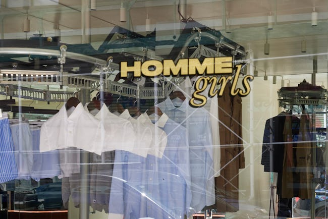 Miley’s Off-Duty-Rock-Star Fashion Is Simple, Not Basic