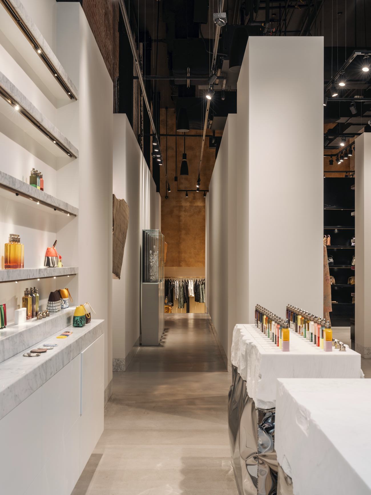 Miley’s Off-Duty-Rock-Star Fashion Is Simple, Not Basic