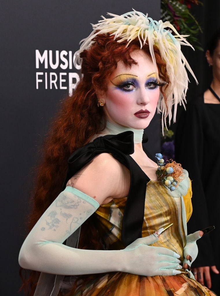 “Angsty” Hair Is Reviving Tumblr-Era Beauty Trends