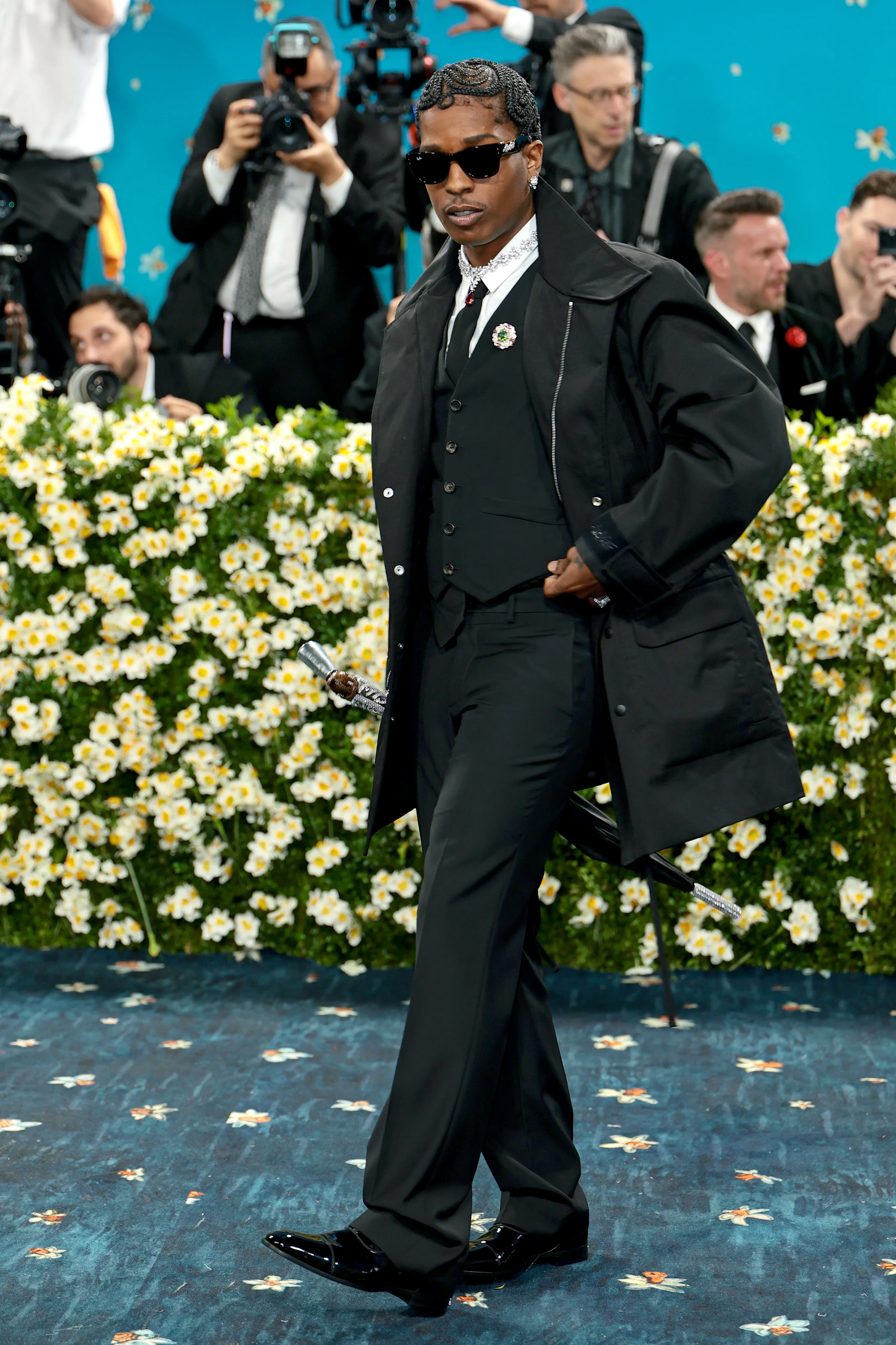 Every Can't-Miss Red Carpet Look from the Met Gala 2025