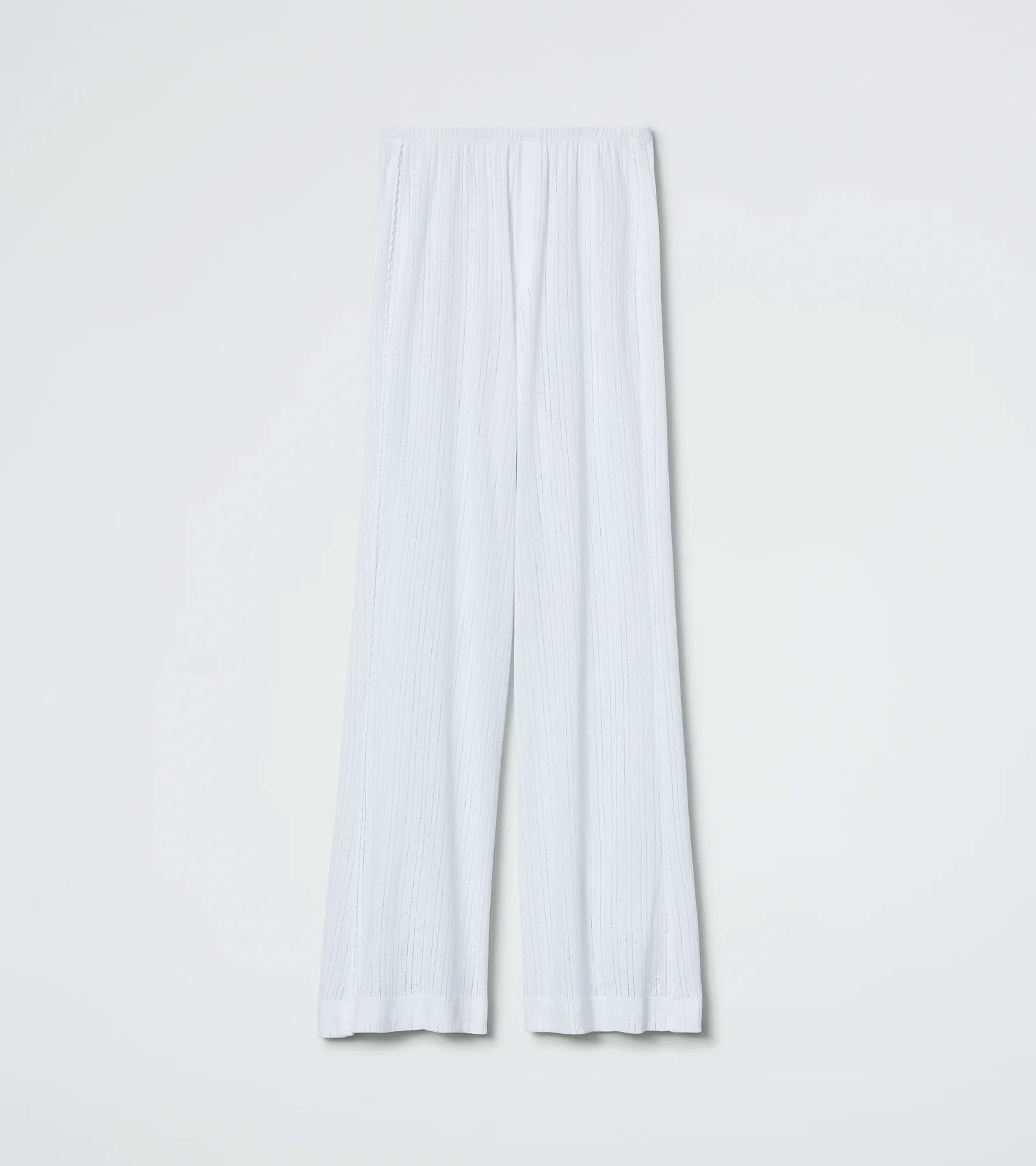 Paige DeSorbo On Daphne, Sleep Must-Haves & Sharing A Bed On 'Summer House'