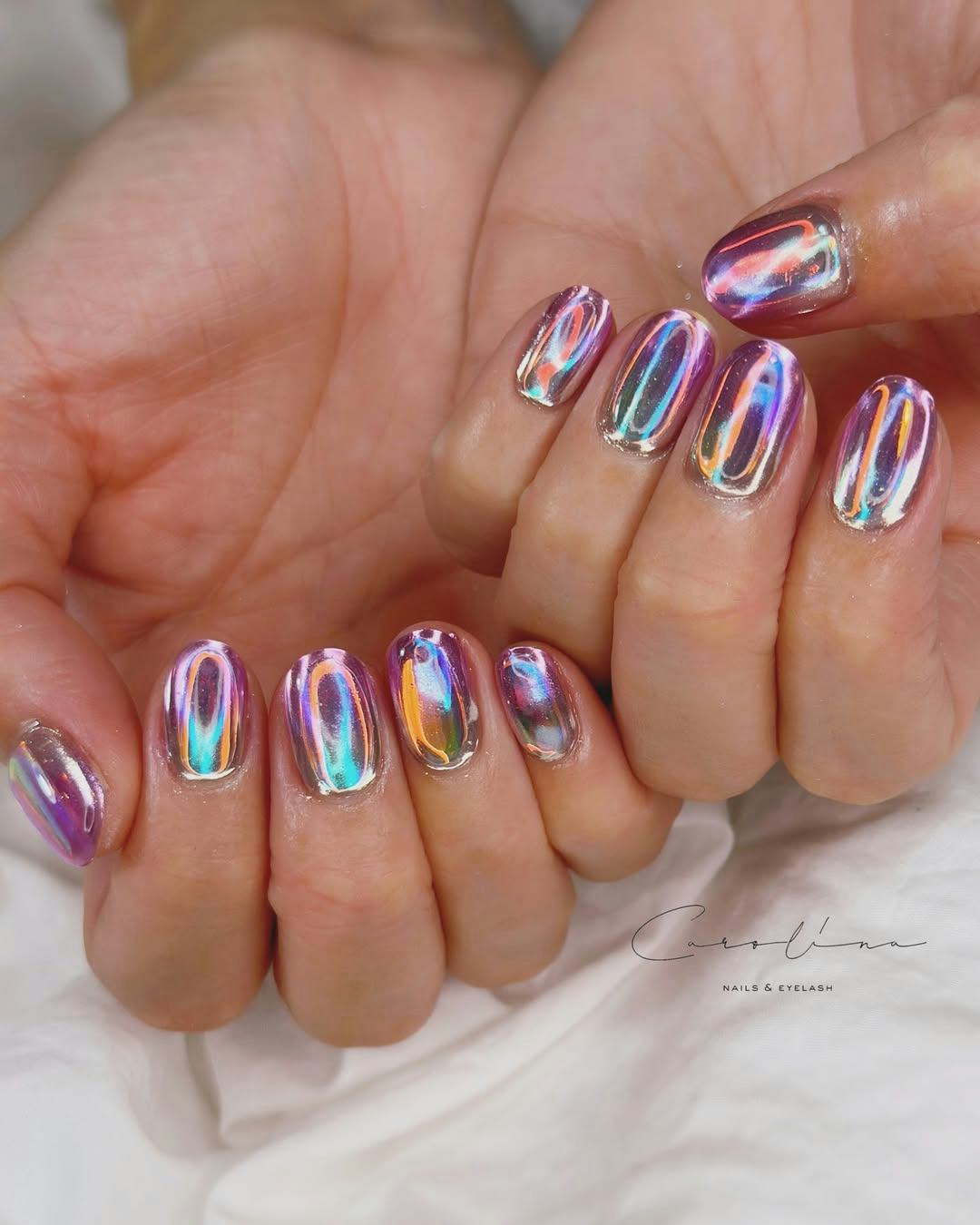 "Aurora Nails" Give Your Mani A Celestial Upgrade