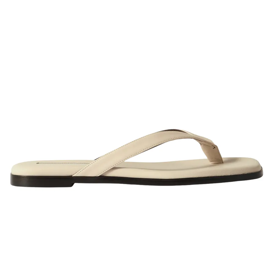 24 Fashionable Flip-Flops That Work Beyond the Beach
