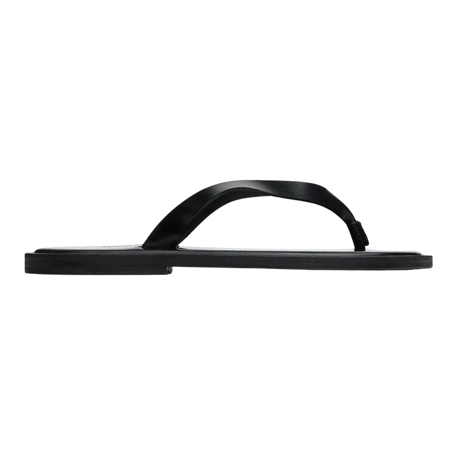24 Fashionable Flip-Flops That Work Beyond the Beach
