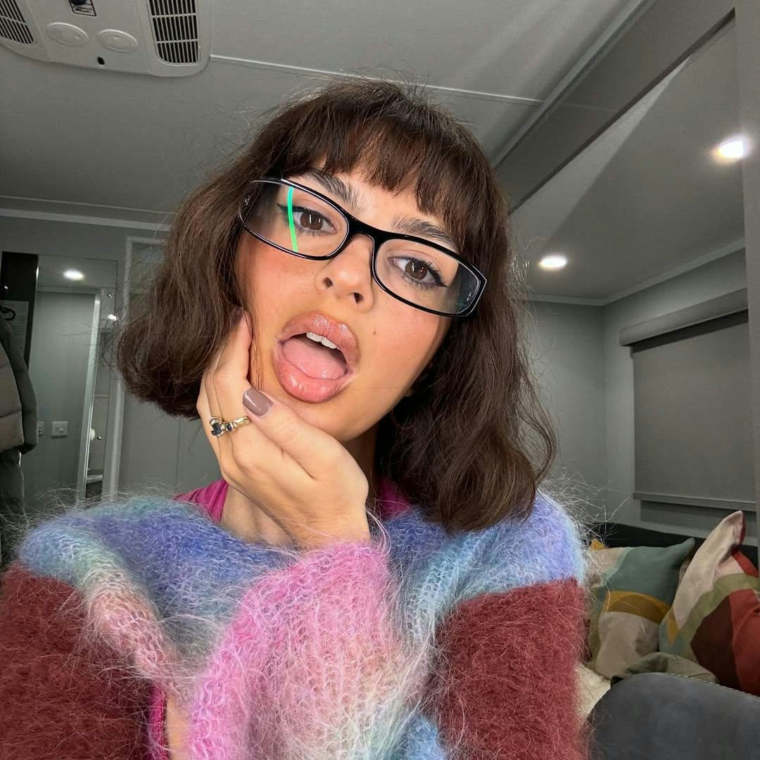 Emily Ratajkowski Debuts A Dramatic Bob And Bangs In 'Too Much'