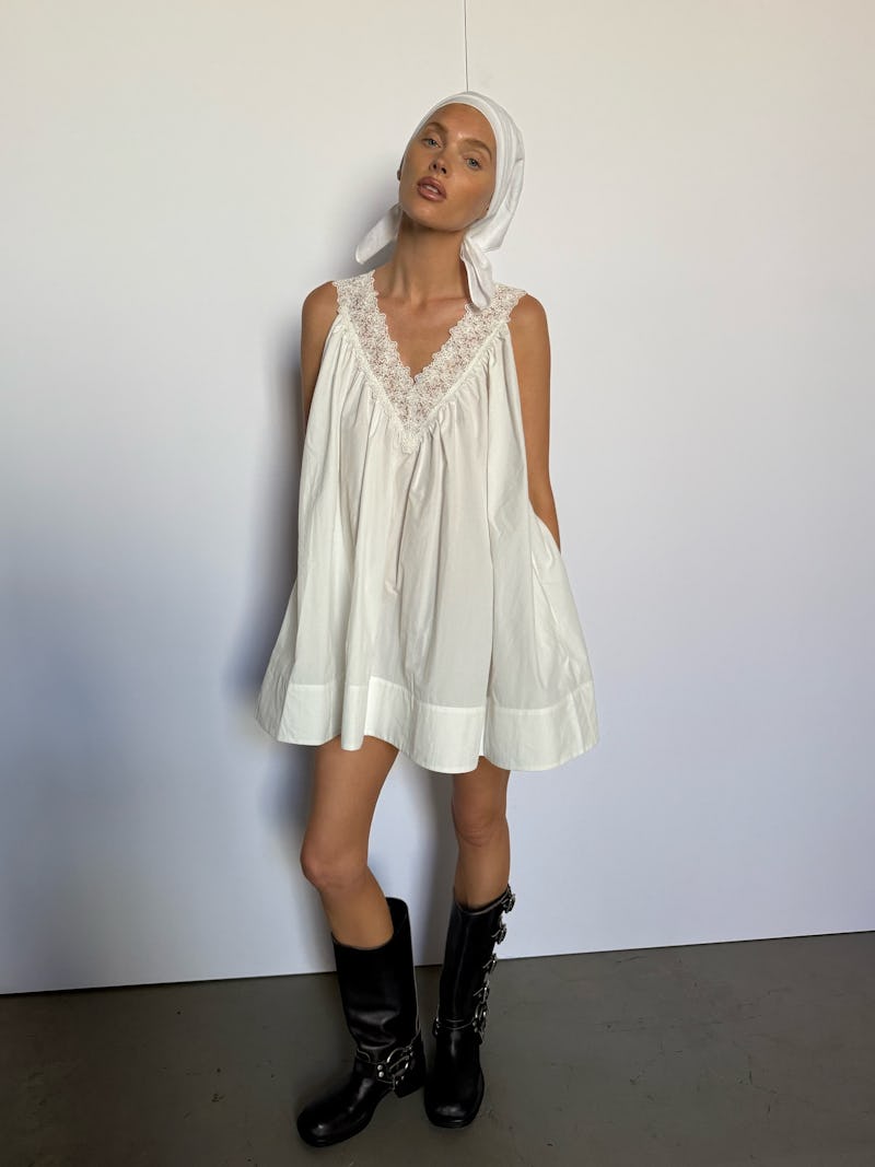 Elsa Hosk Freed The Nip In A Lace Dress, Cottagecore-Style