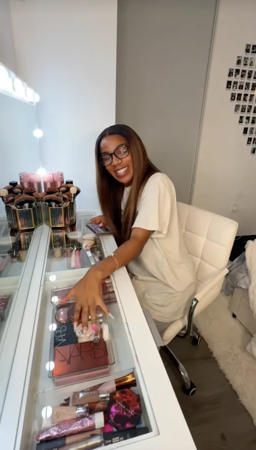 TikTok's "Vanity Time" Trend Will Make You Want A Glam Station