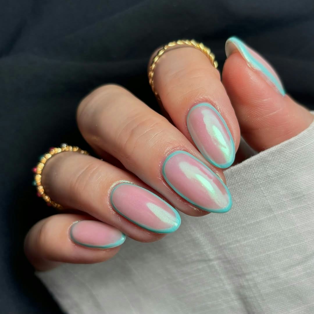 "Millennial Teal" Nails Are Back From The 2010s