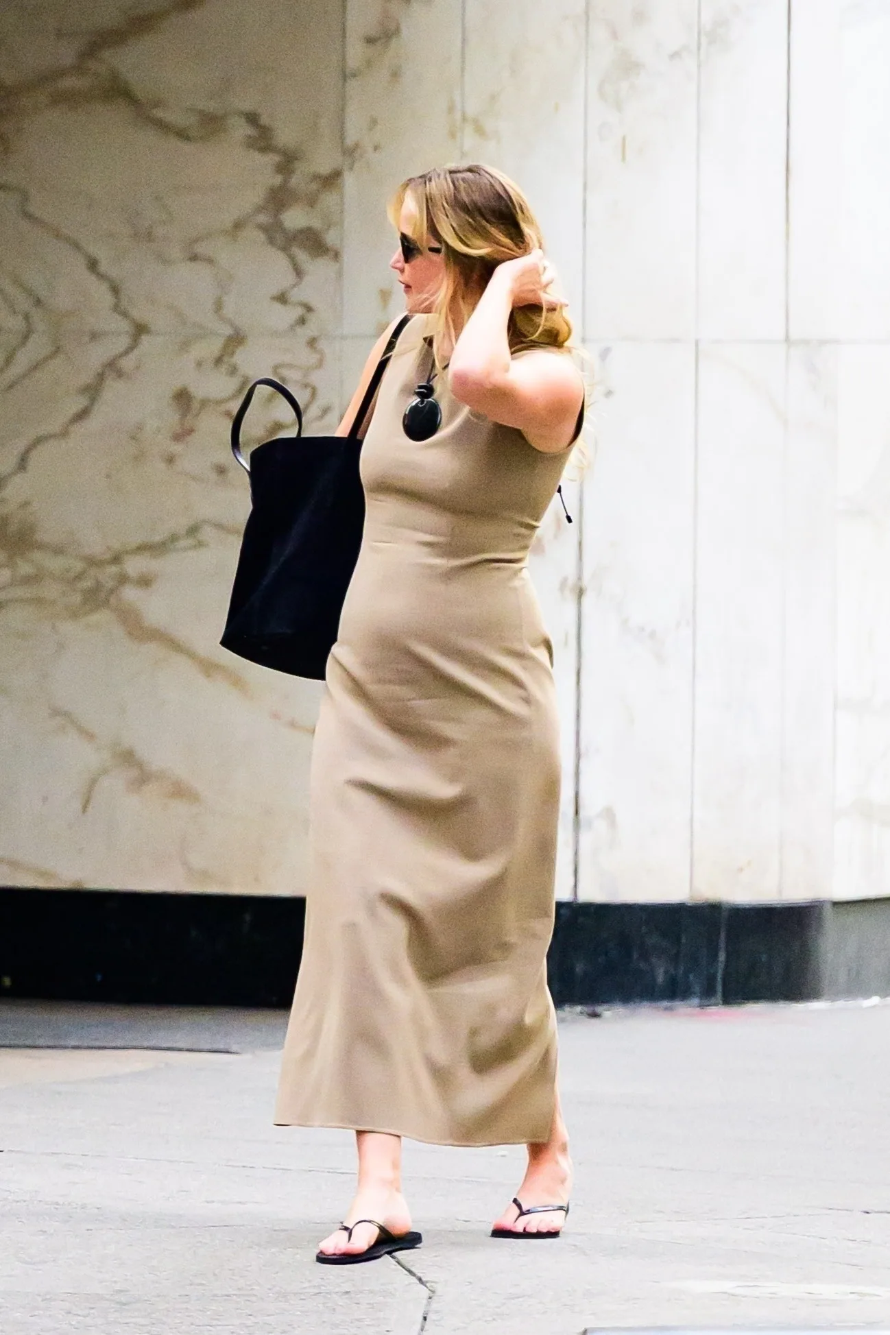 Jennifer Lawrence Takes Her Favorite Summer Pieces to the Theater