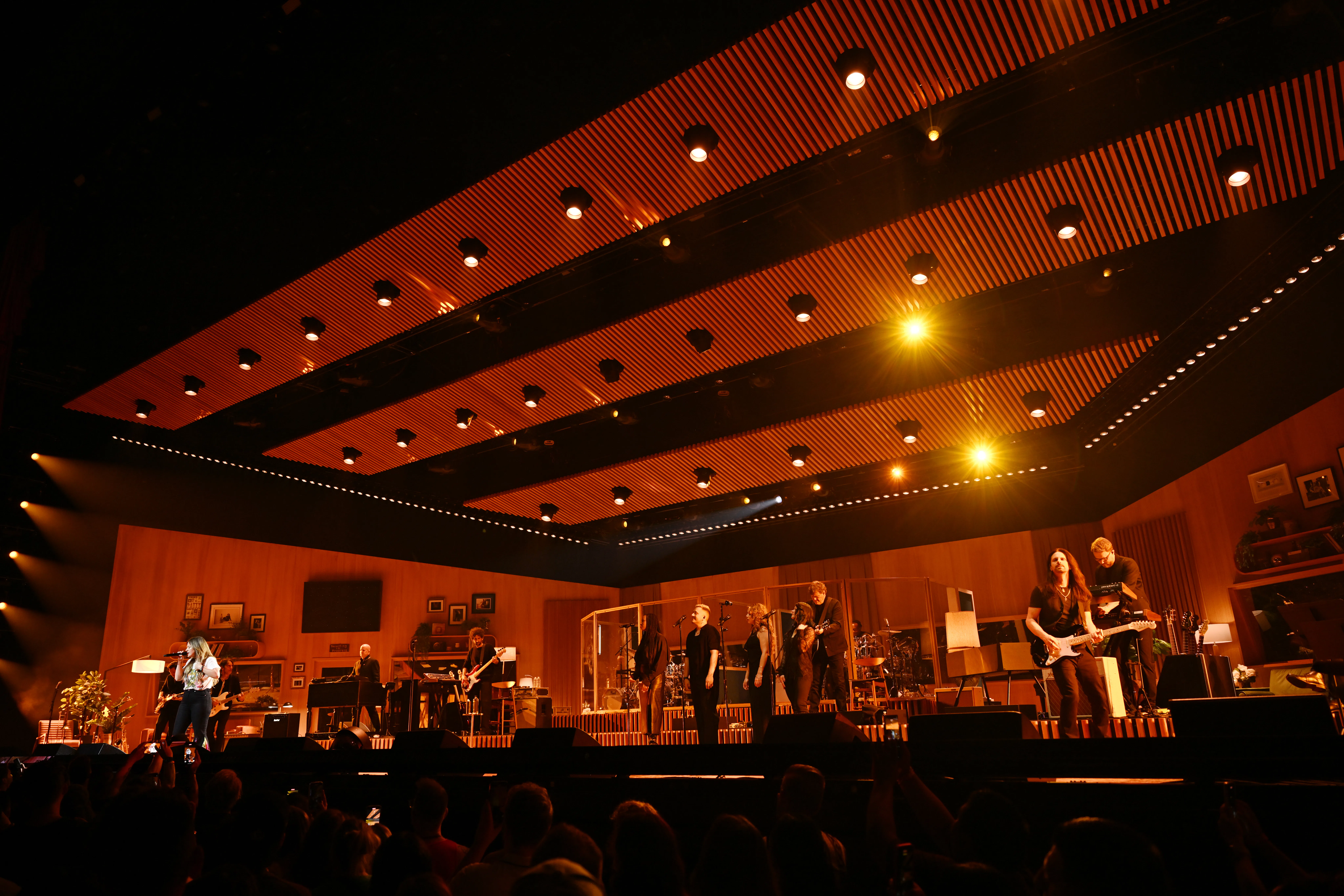 Kelly Clarkson's Studio Sessions: 5 Highlights From Her Las Vegas Residency