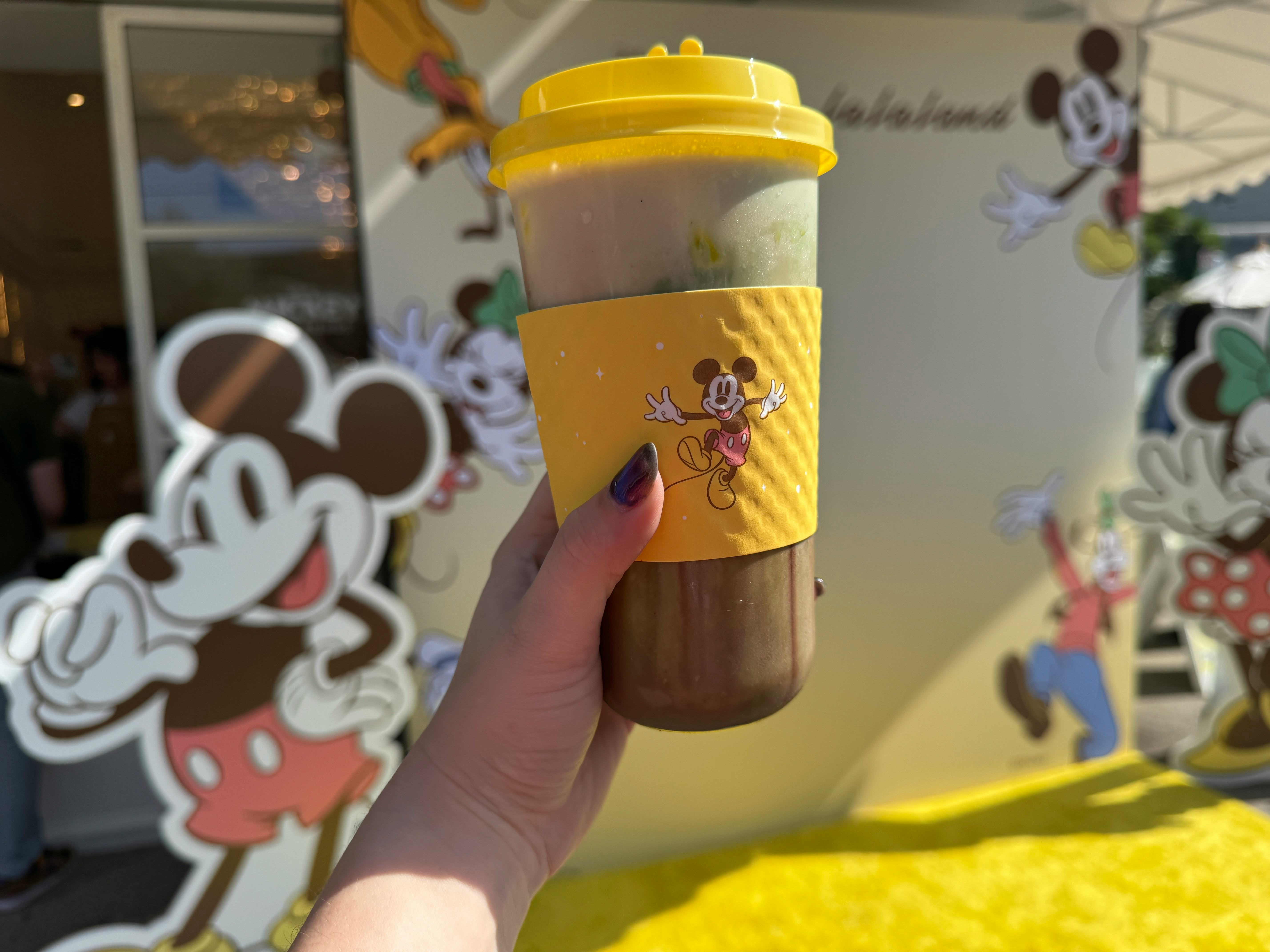 I Tried La La Land Cafe & Disney's Mickey Mouse Banana Cloud Latte