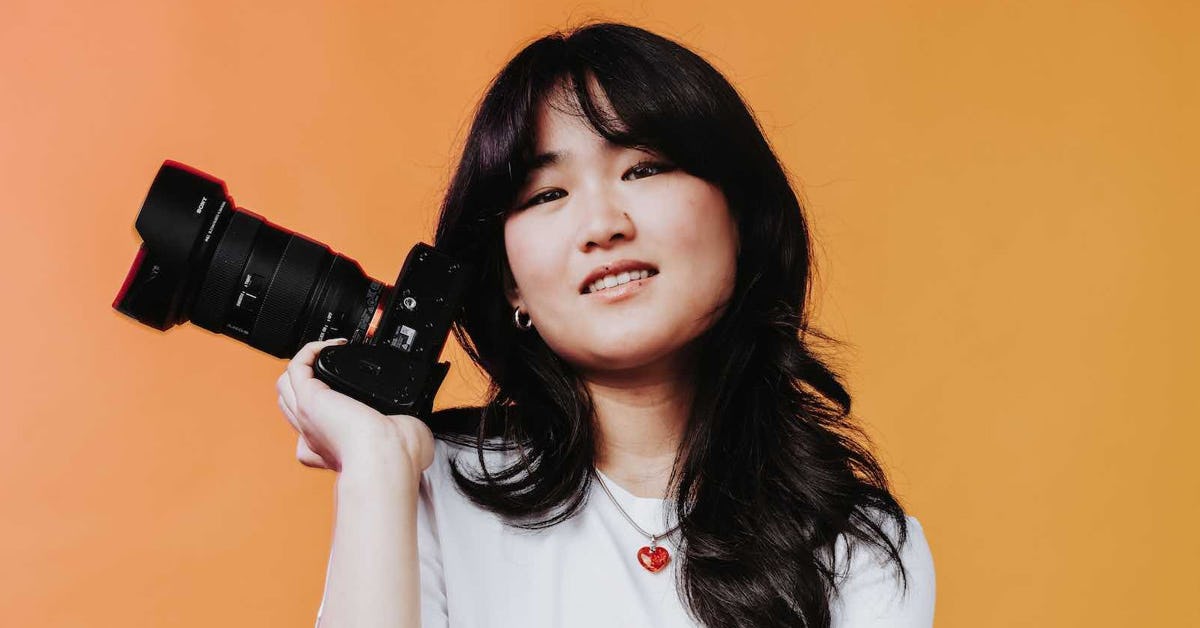 Photographer Serena Yang Tracks Her Weekly Phone Habits At An F1 Race