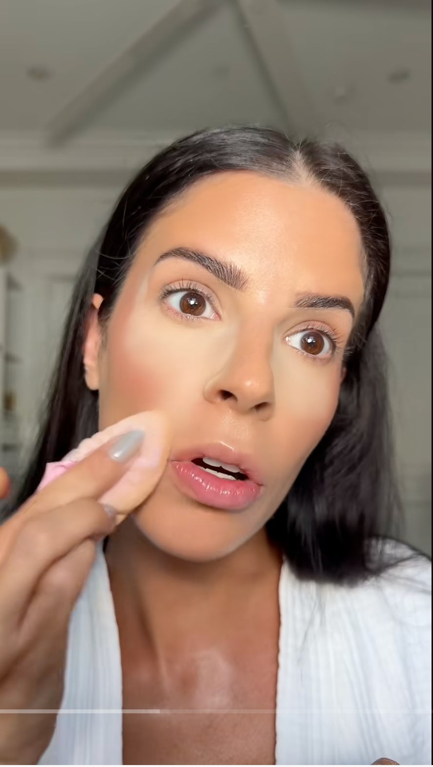 2016 Makeup Is Back, & The Internet Has Some Thoughts