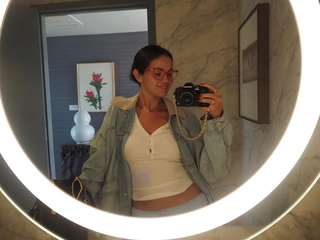 Selena Gomez Just Made Pumpkin Spice Manicures Cool Again