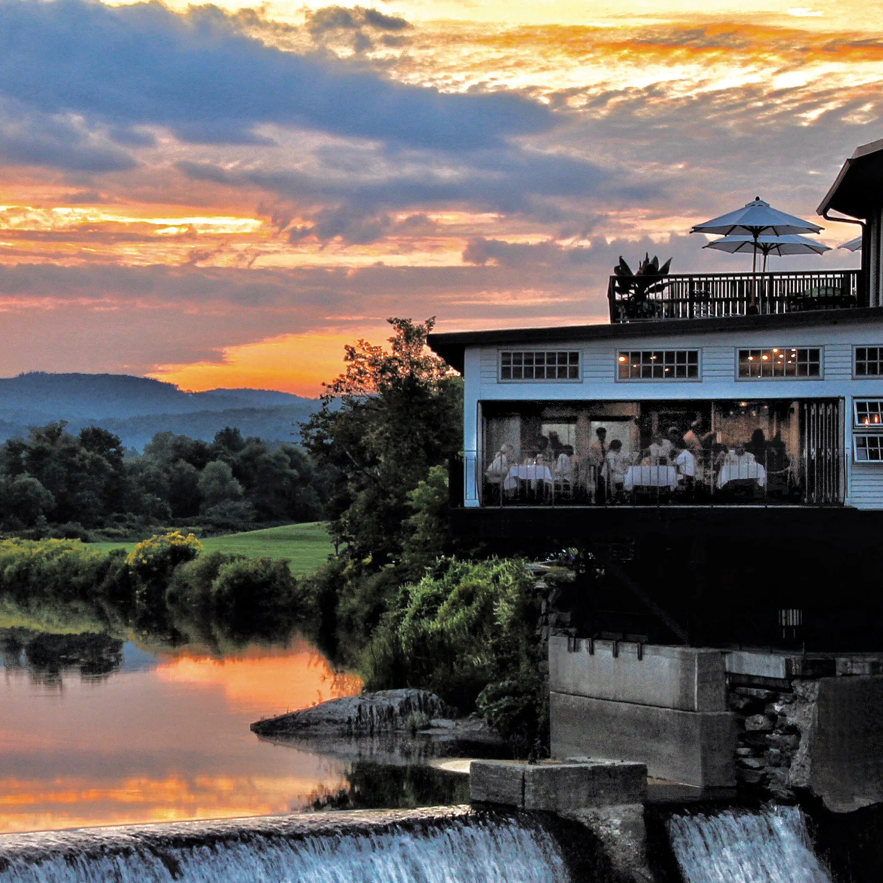 TZR 2025 Readers' Choice Awards: The Best Waterfront Restaurants