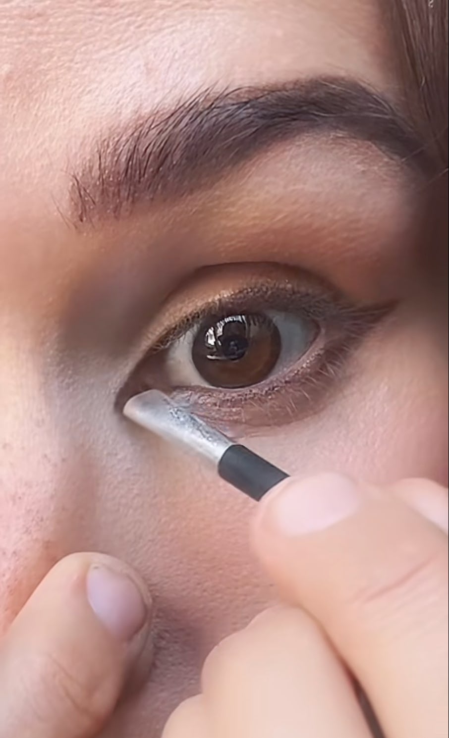 This Eyeliner Hack Actually Works On Hooded & Deep-Set Eyes