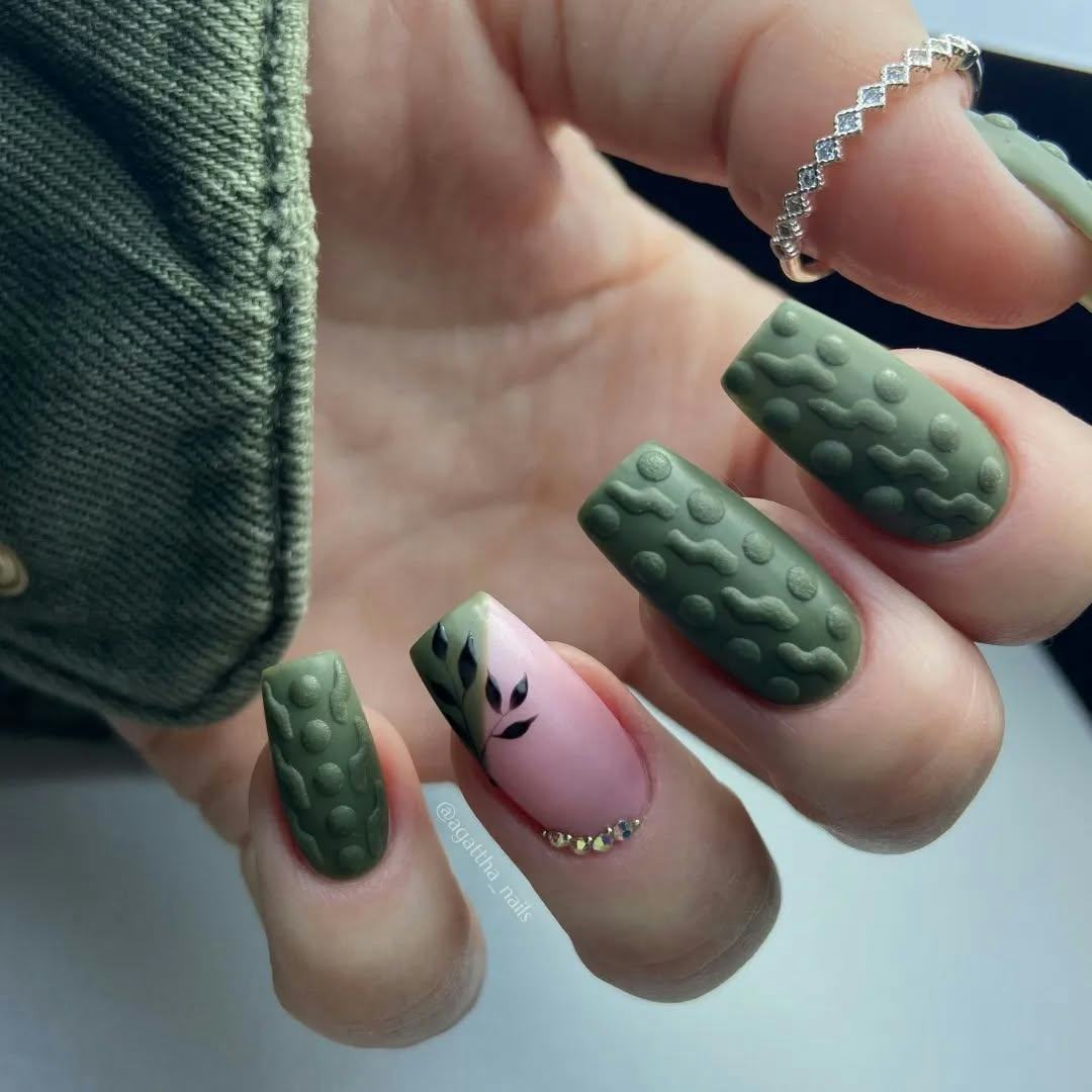 35 Trendy Green Nail Ideas For Fall 2025