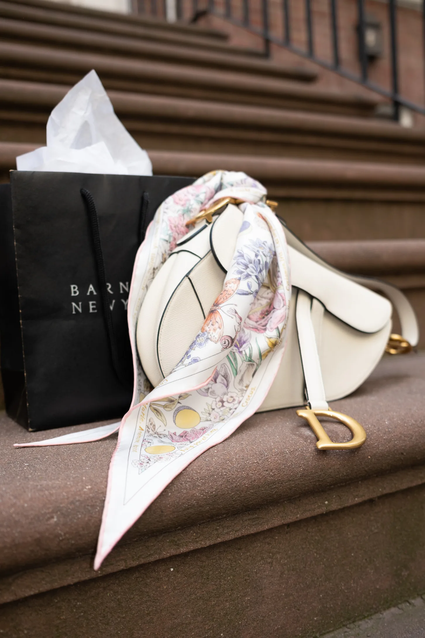 This Dior Saddle Bag Is The Carrie Bradshaw Fave You Need, Stat