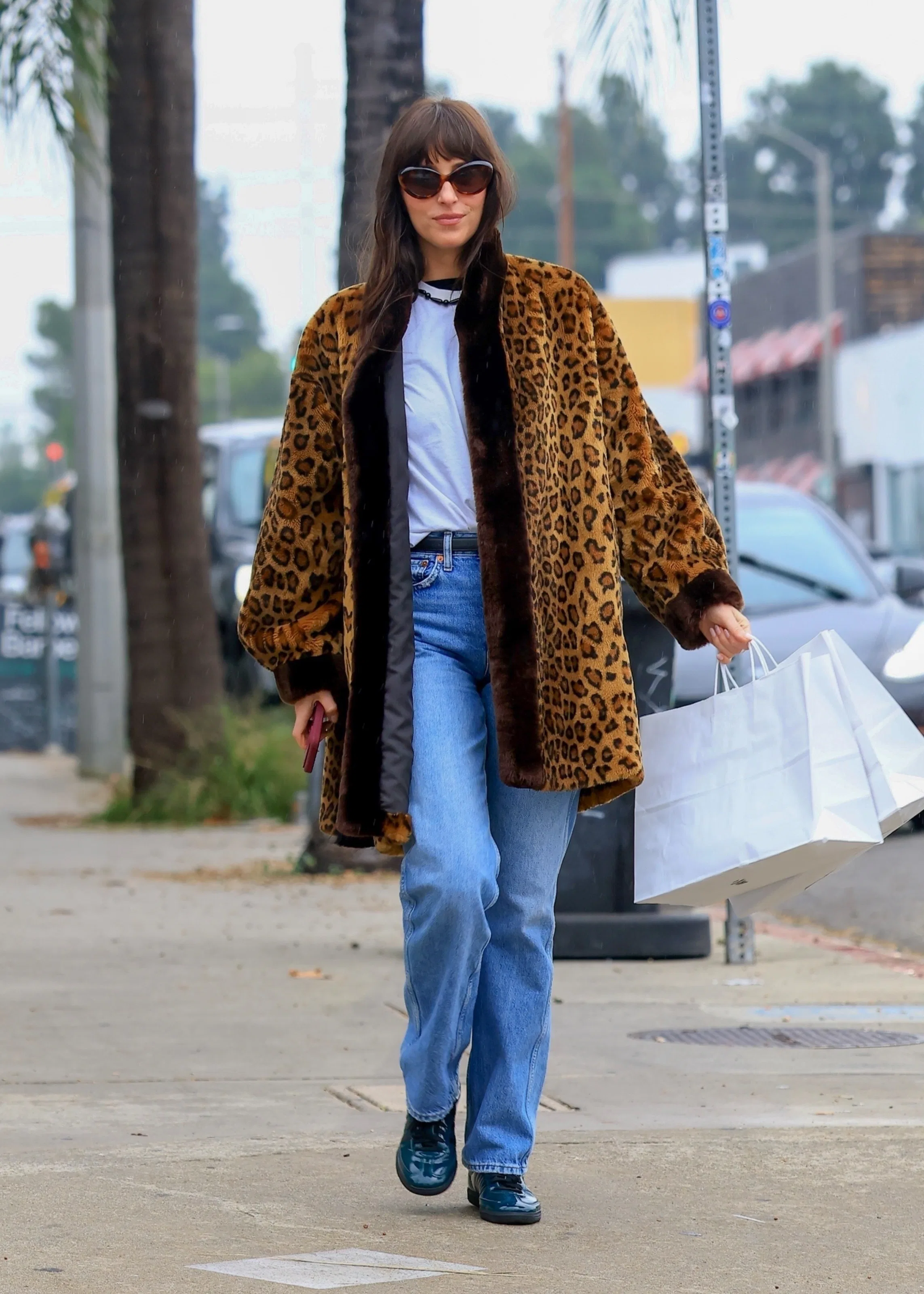 Dakota Johnson Looks Like an '80s "Working Girl" While Out With Mom ...