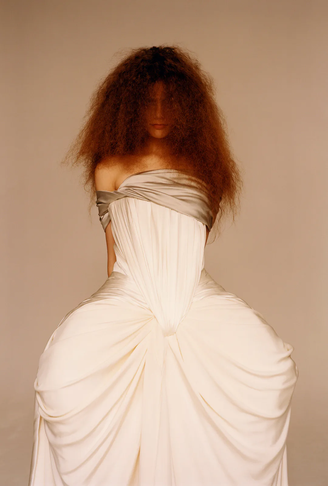 Betsy Gaghan Channels a Modern Marie Antoinette in Spring's Voluminous ...