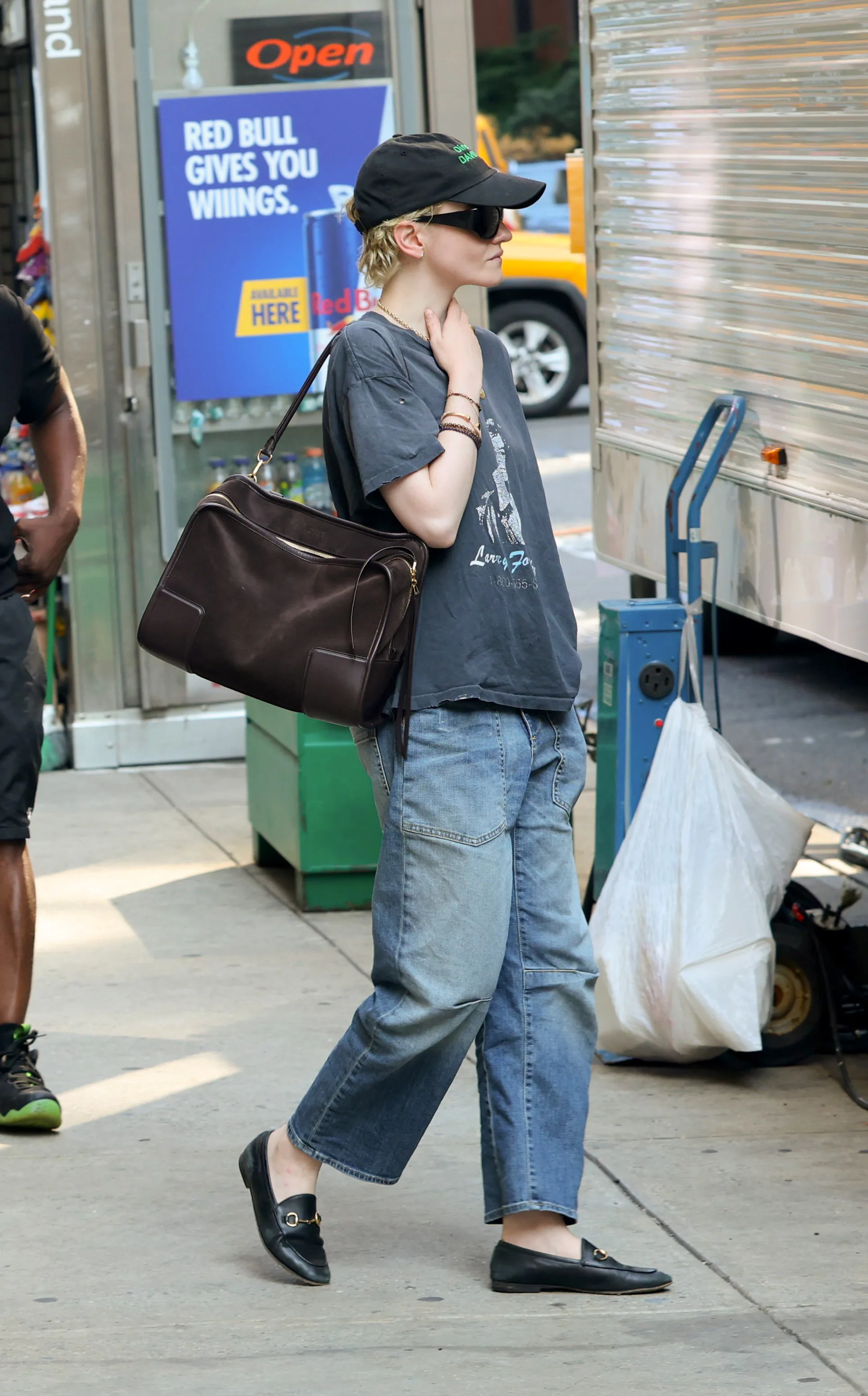 Julia Garner Mixed Three Summer Trends In One Casual Look