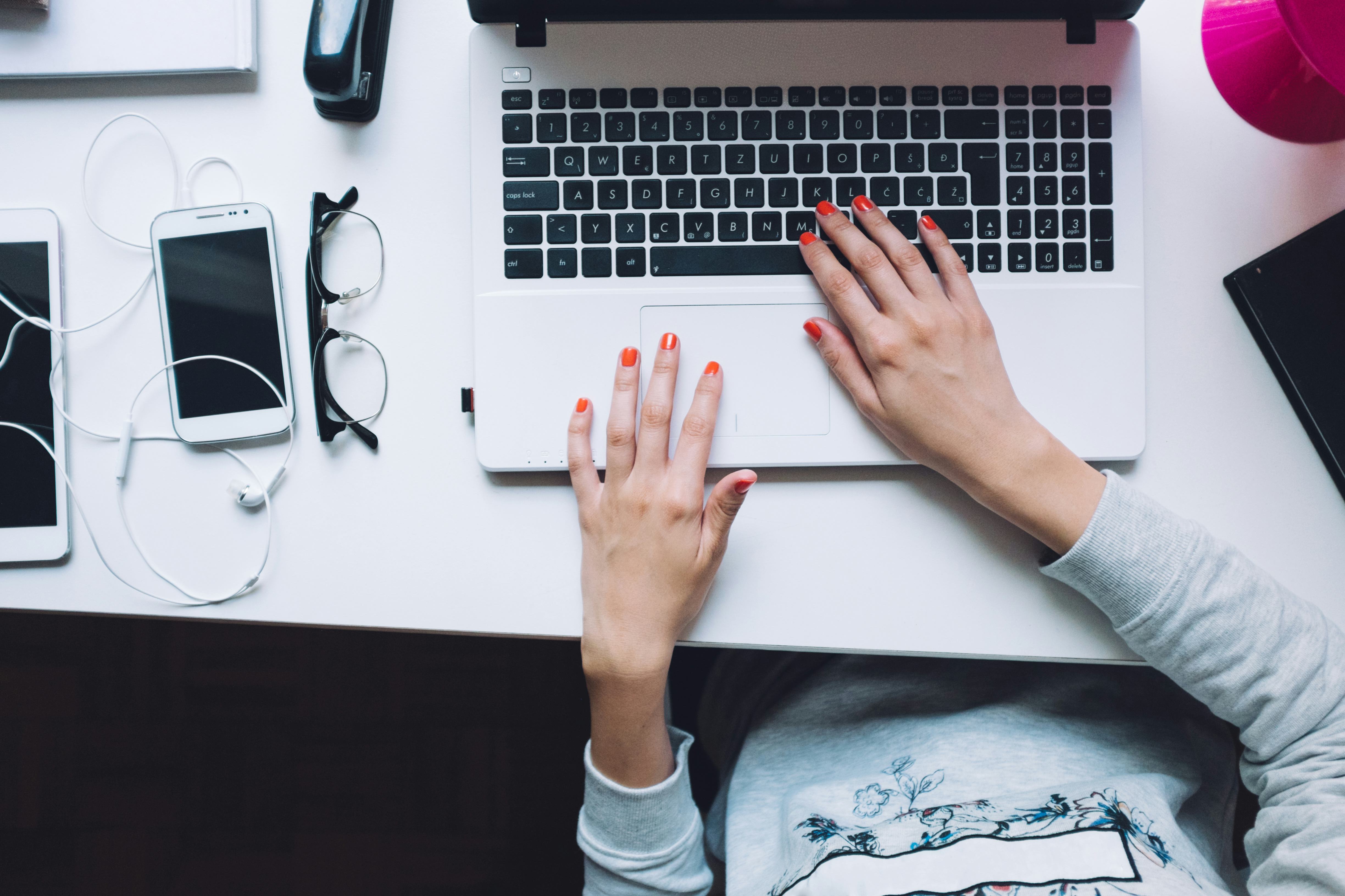 Texting With Two Thumbs Is The Fastest, According To New Research