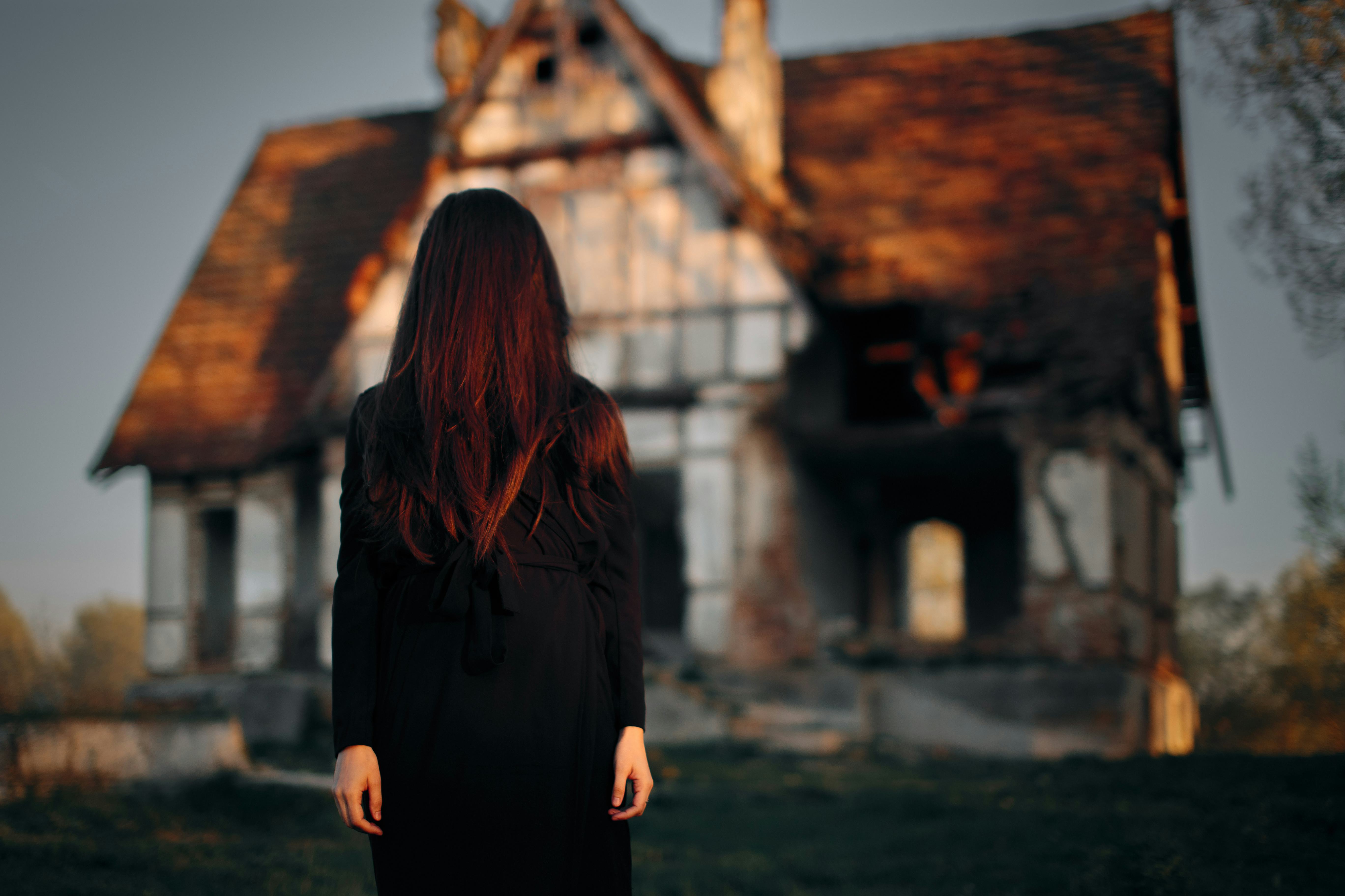 12 Ghost Stories Ranked From Kinda Scary To Terrifying