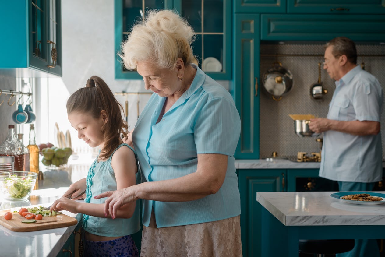 9 Old-Fashioned Parenting Tips We Should Totally Bring Back