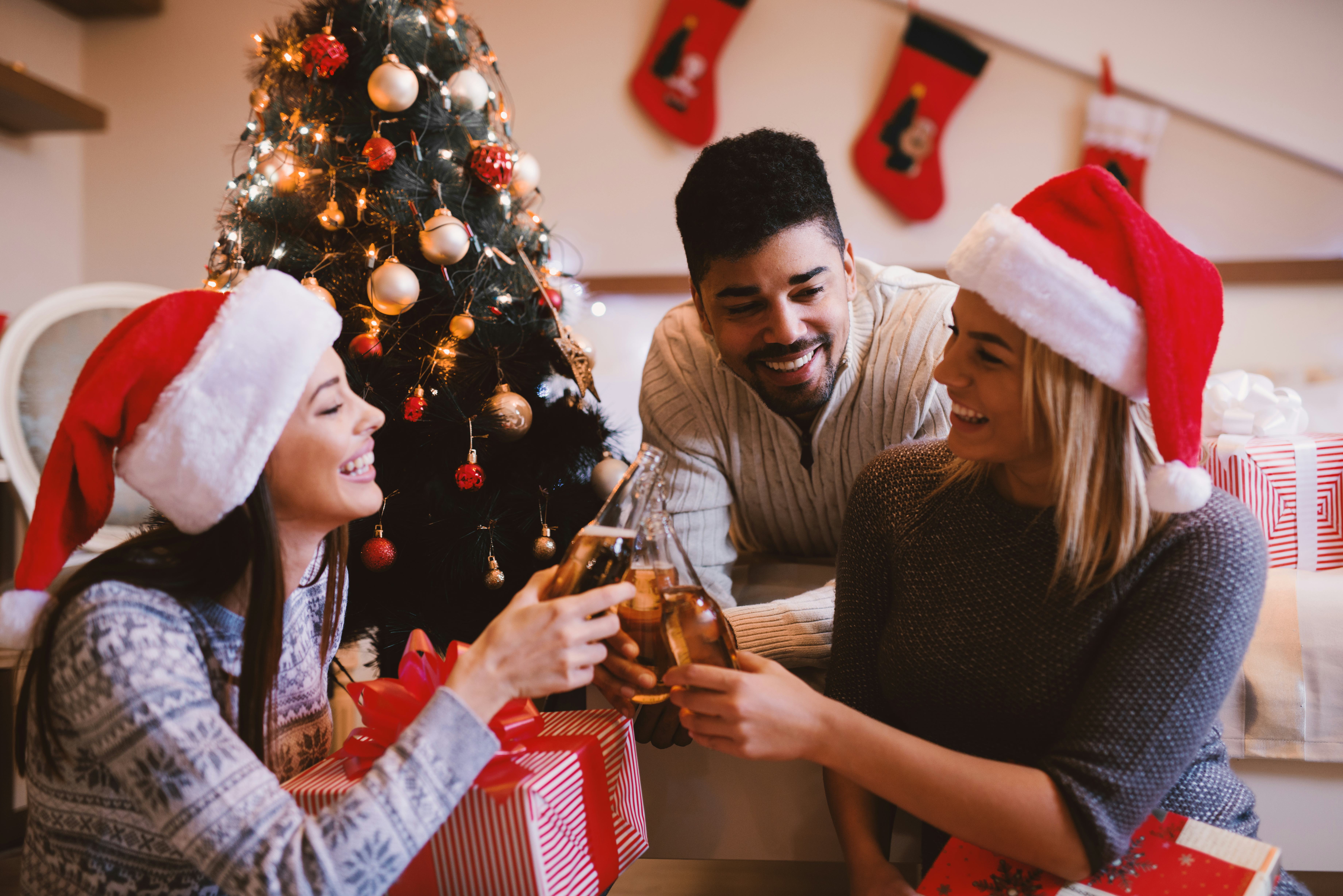 23 Christmas Friendship Quotes That Embody Holiday's Meaning