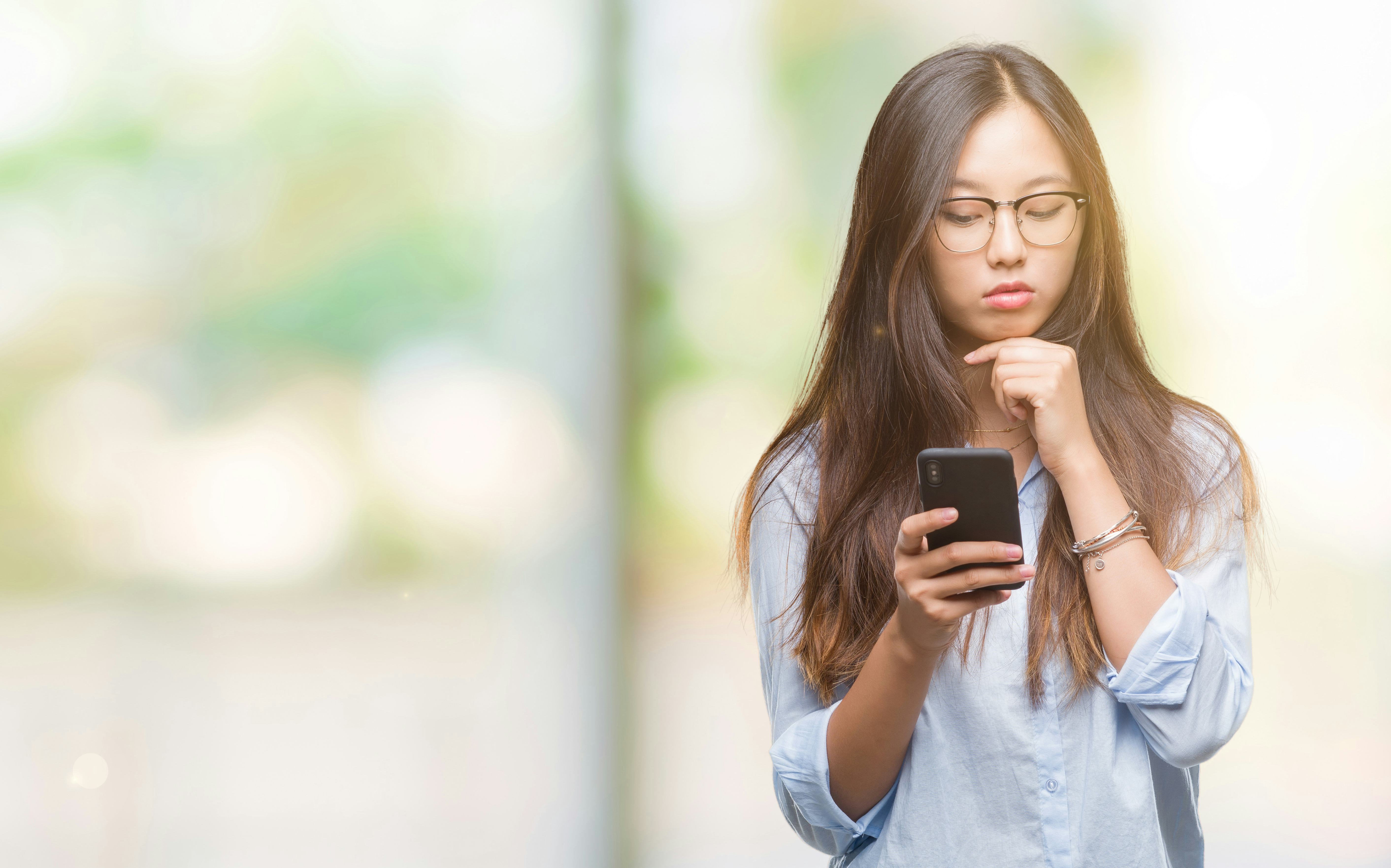 5 Texting Signals Your Significant Other Is Mad At You, According To An ...