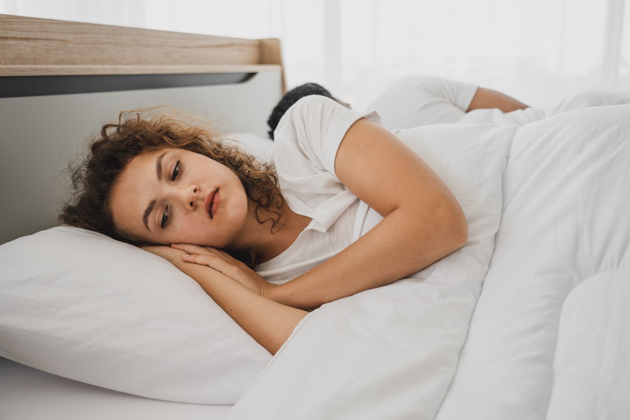 How To Fix An Emotionally Suffocating Relationship, According To Experts