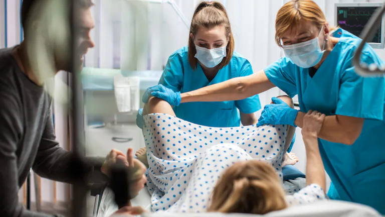 25 Photos Of Dads Supporting Their Partners During Labor That Prove ...