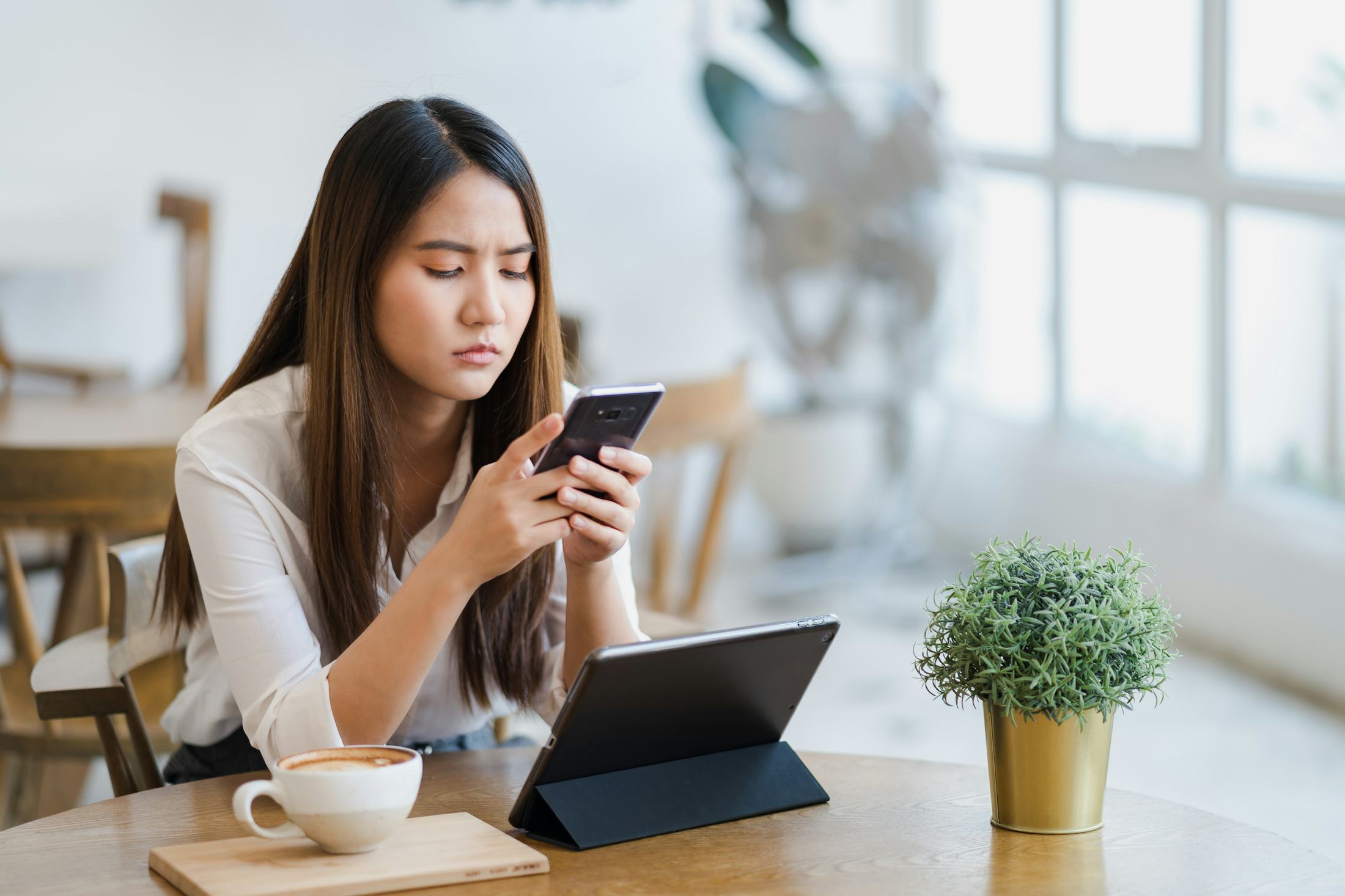 13 Signs Your Partner's Losing Interest & How To Fix The Problem