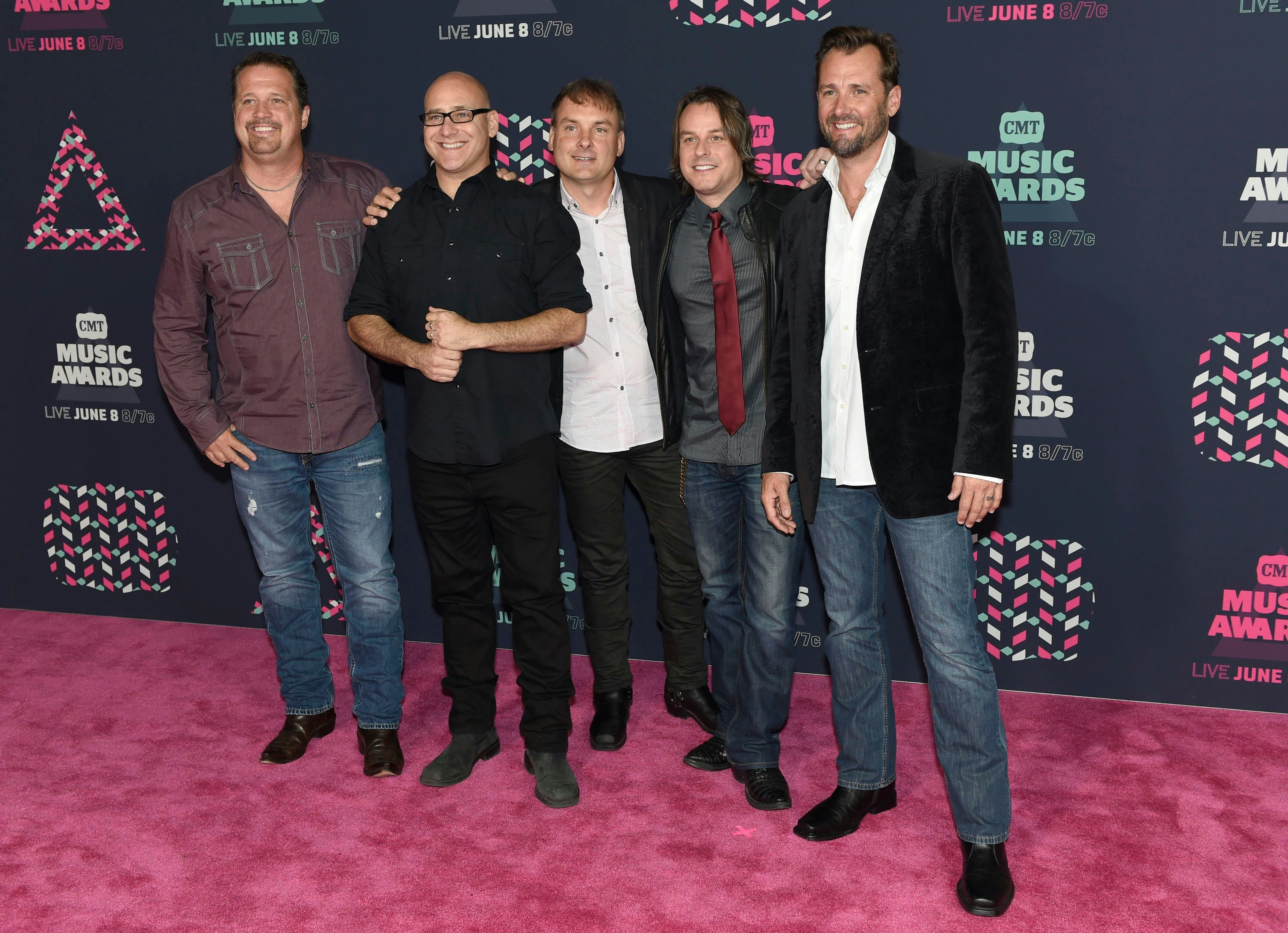 An Alphabetical List of 105 ’90s Alternative Bands That Still Exist